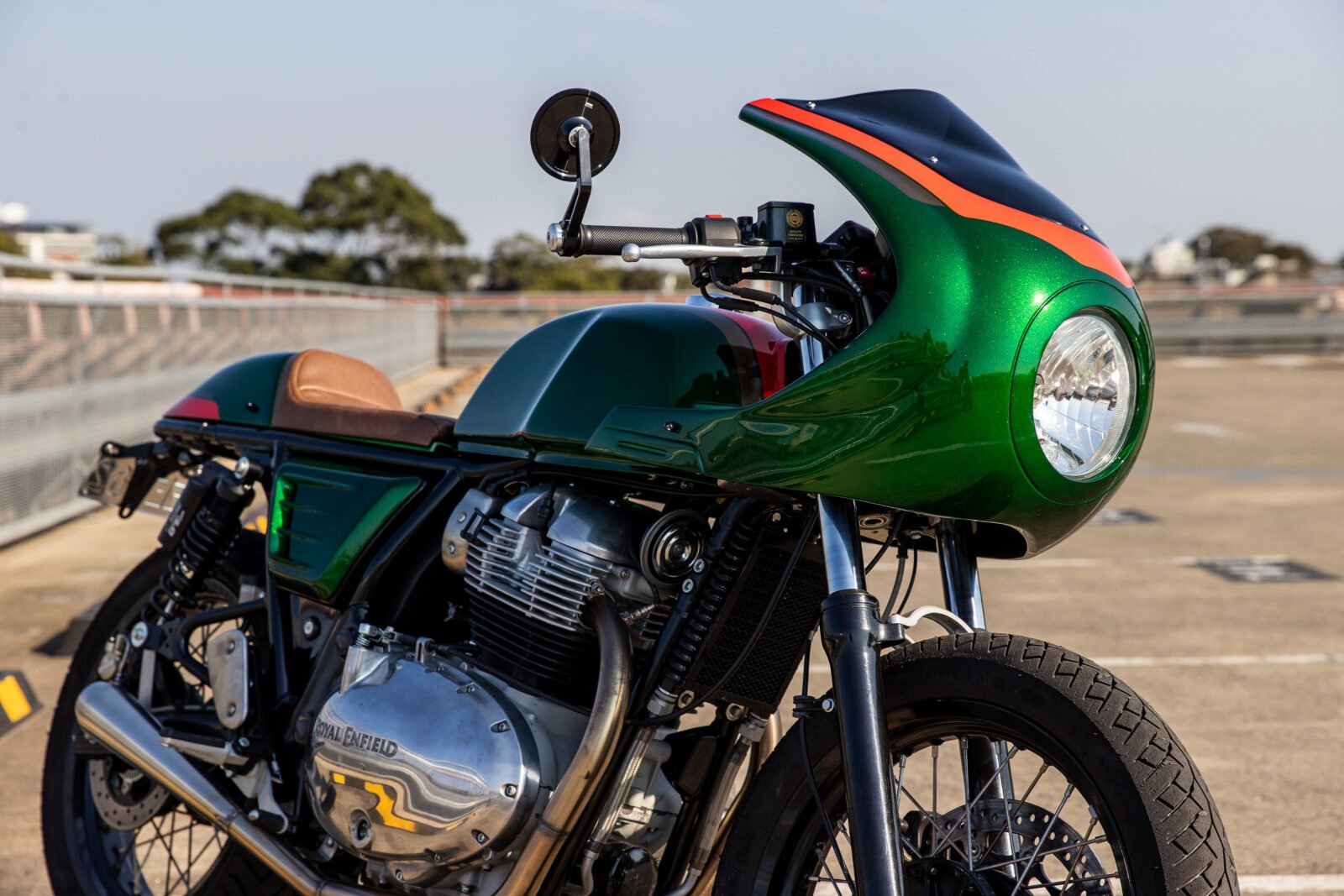A Distinguished Gentleman’s Cafe Racer – TRAXX Motor